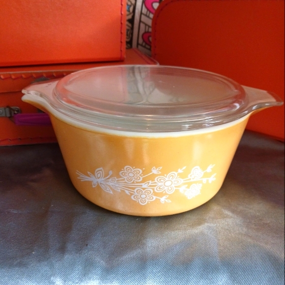Pyrex | Kitchen | 5 Liter Vintage Gold Butterfly Pyrex Bowl | Poshmark